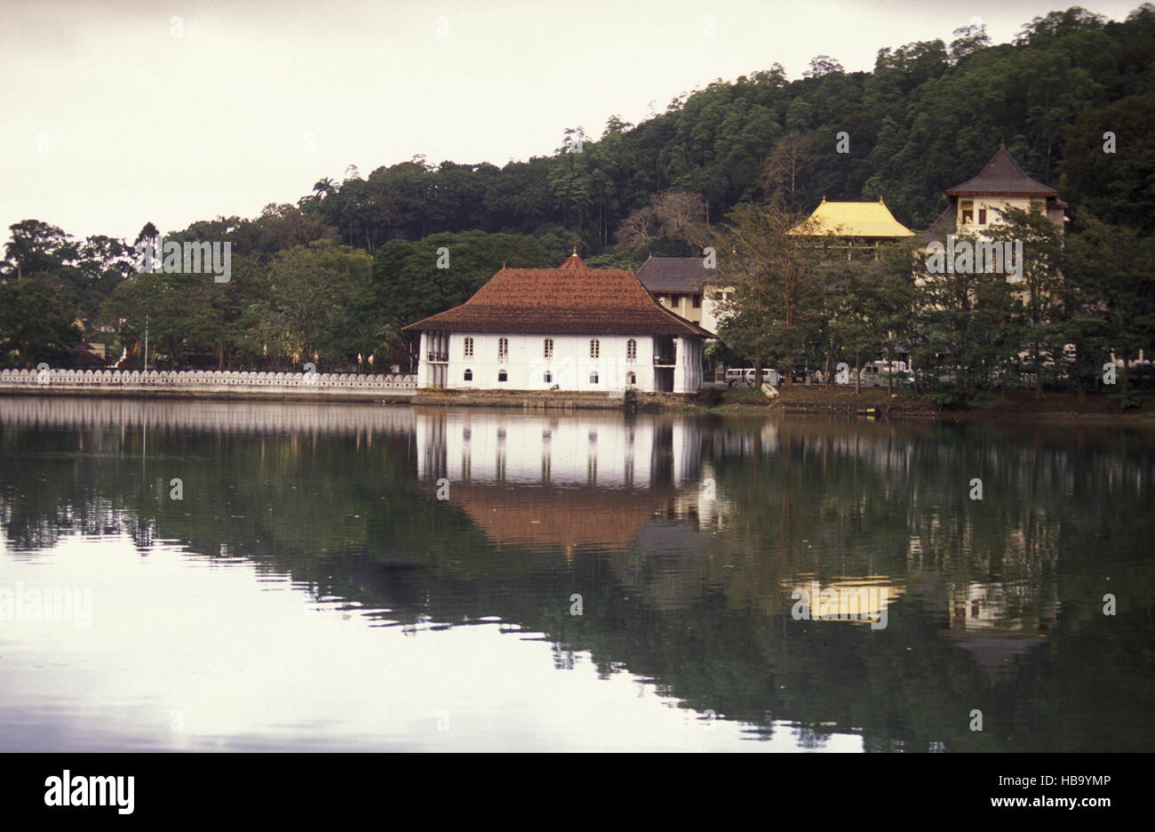 Kandy lake hi-res stock photography and images - Alamy