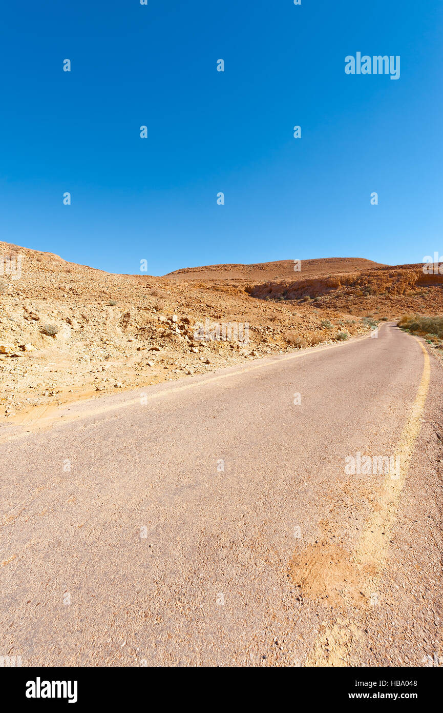 Road sign in the desert hi-res stock photography and images - Alamy