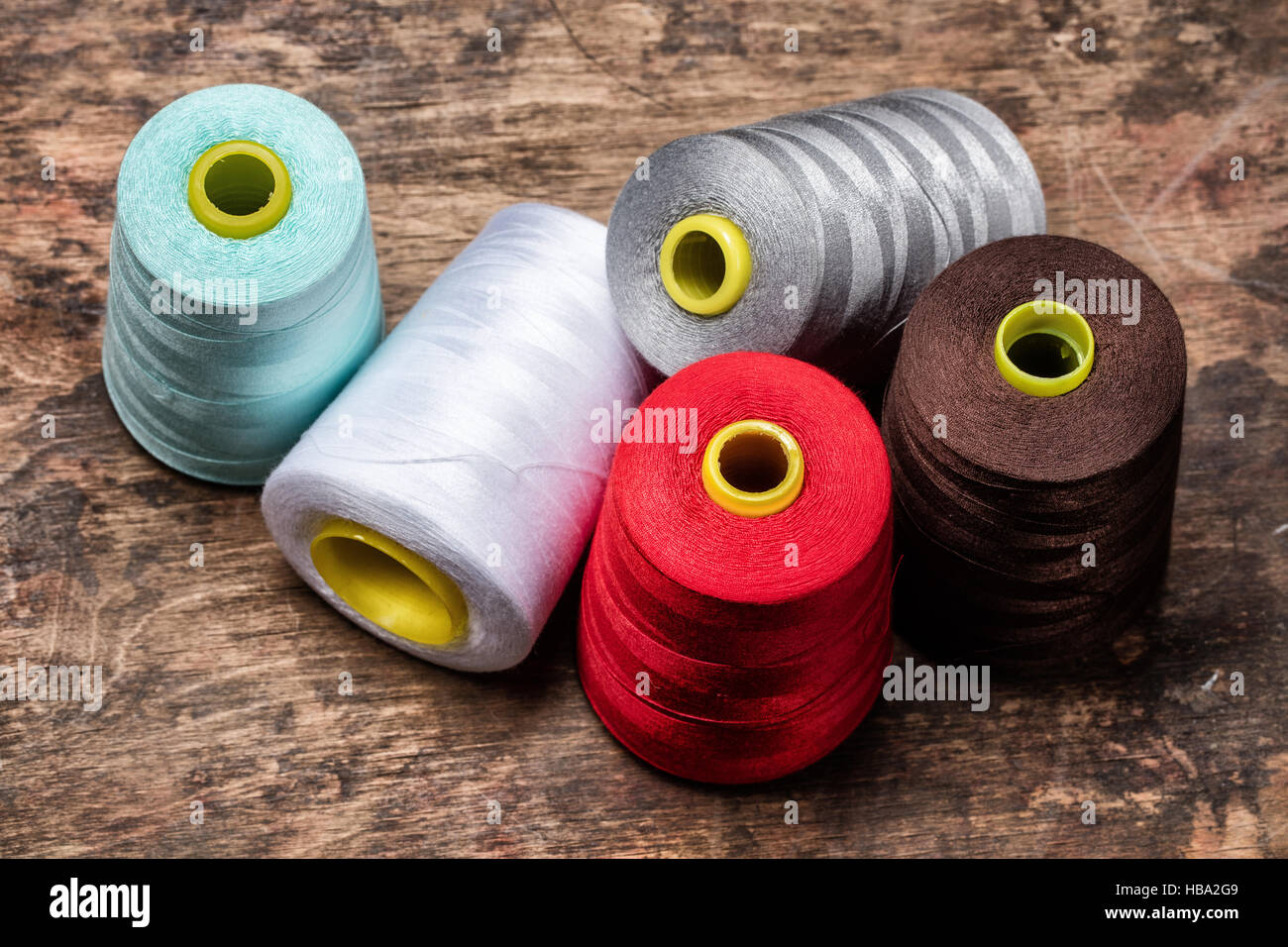 Spinning threads hi-res stock photography and images - Alamy