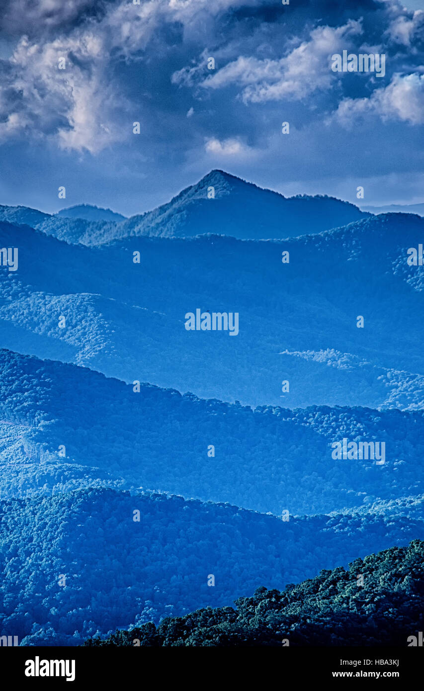 springtime in the blue ridge mountains Stock Photo - Alamy