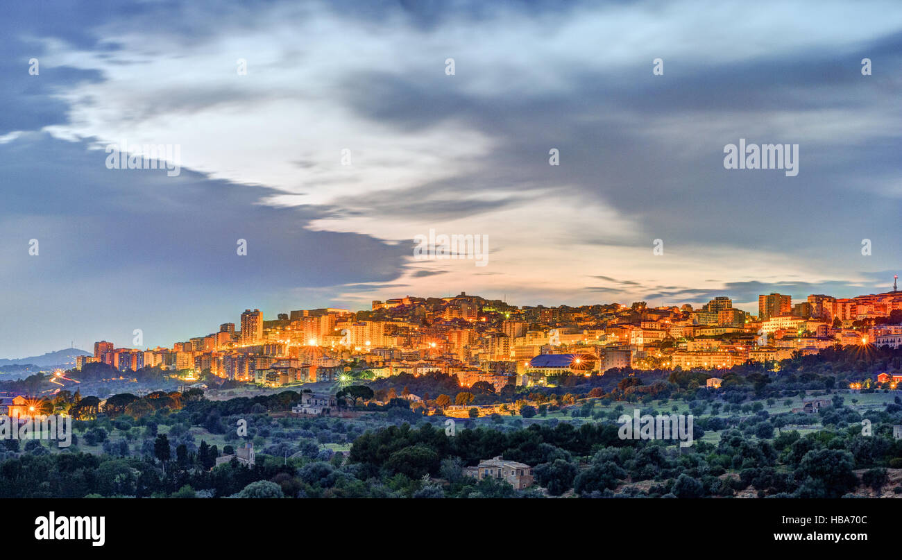 Agrigento old houses hi-res stock photography and images - Alamy