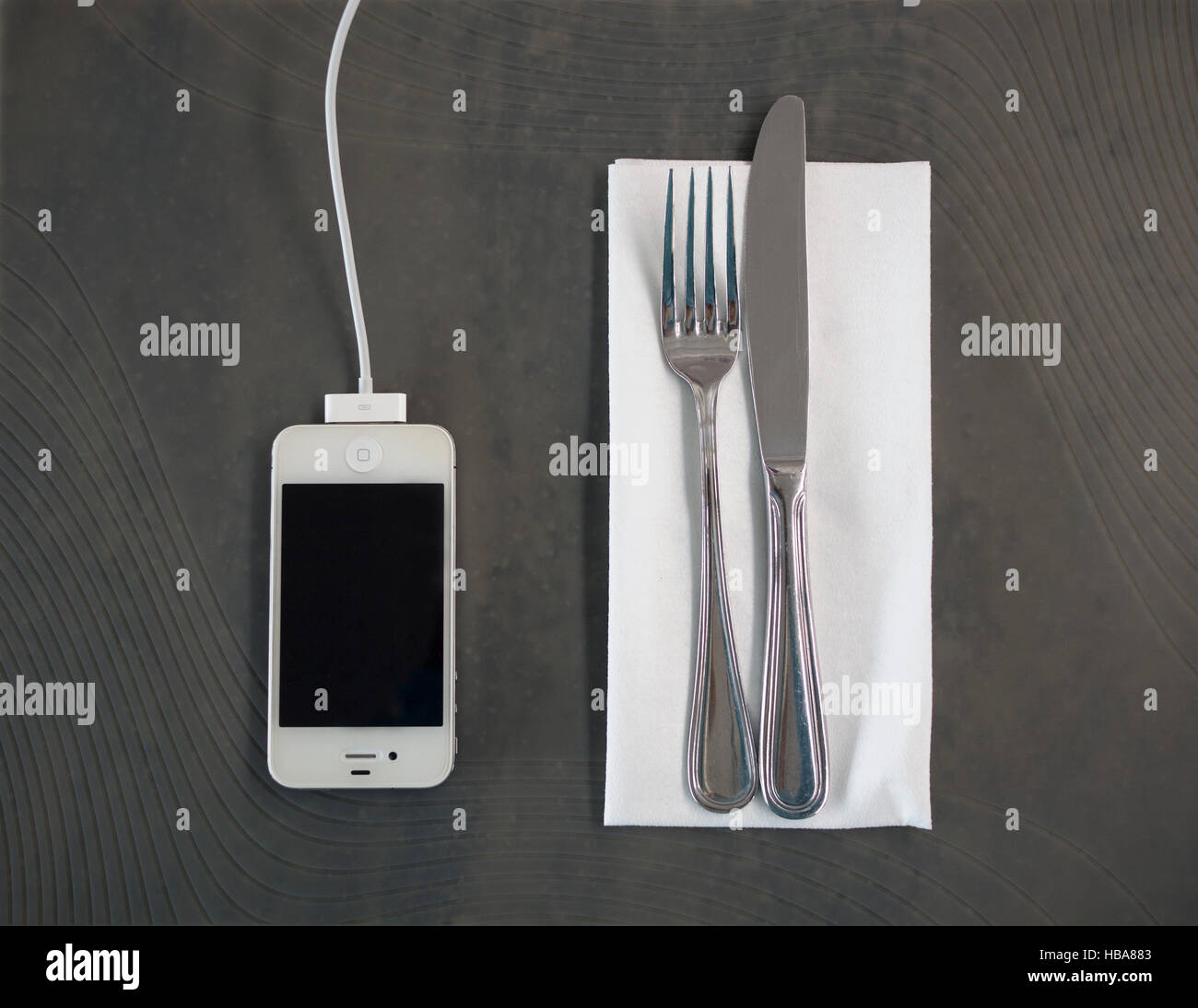 Phones plugged in charging hi-res stock photography and images - Alamy