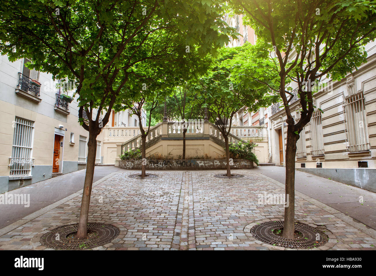 Green trees on montmartre street in paris hi-res stock photography and ...