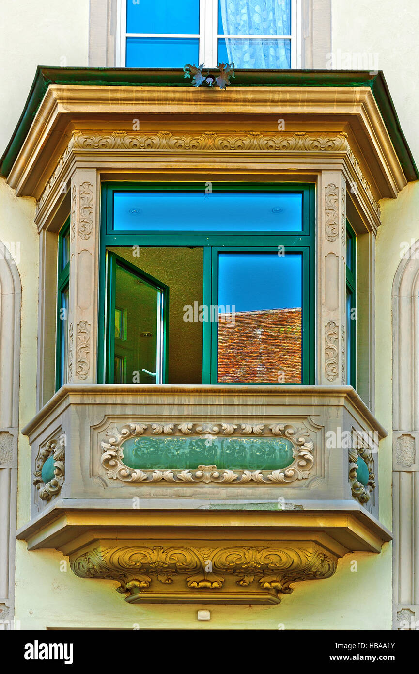 Medieval bay window hi-res stock photography and images - Alamy