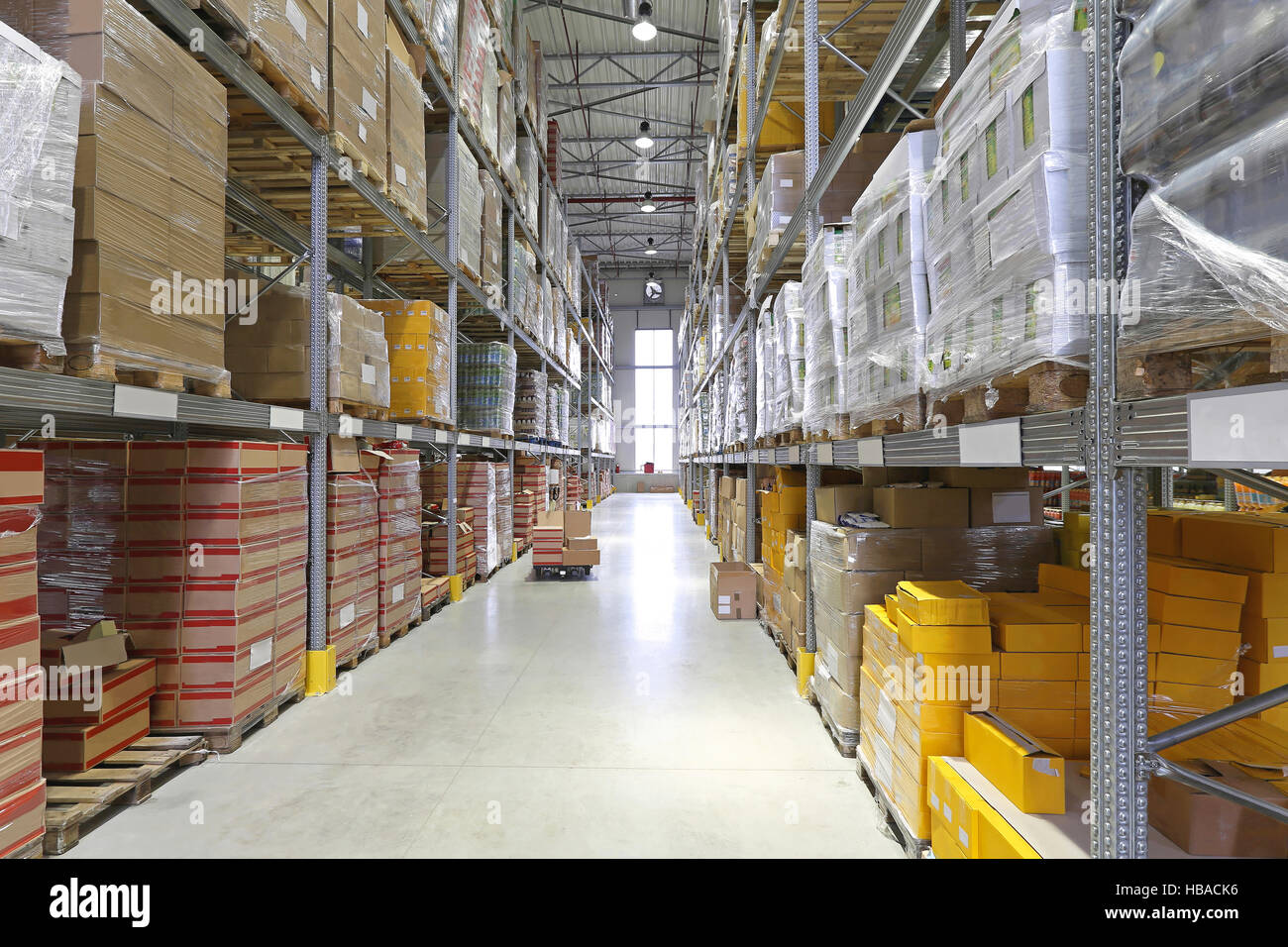 Logistics warehouse hi-res stock photography and images - Alamy