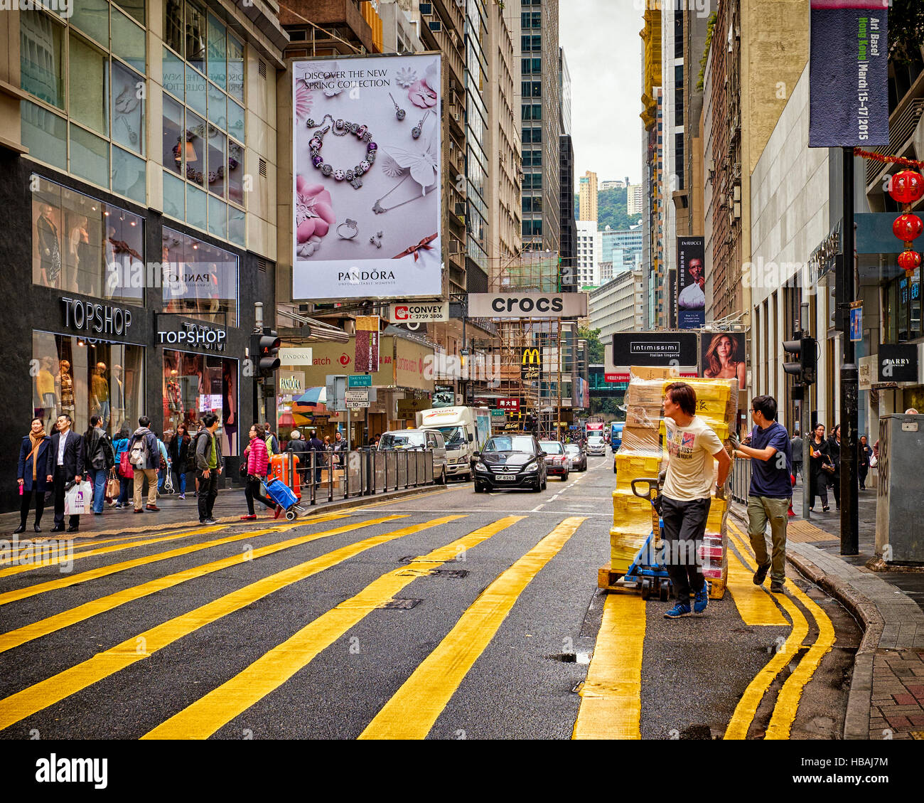 Streets of queens hi-res stock photography and images - Alamy