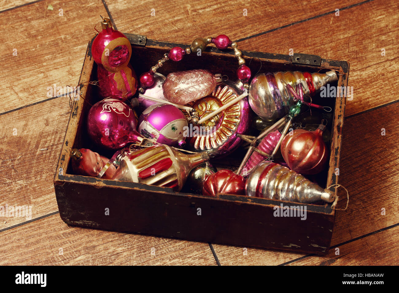 Vintage present hi-res stock photography and images - Alamy