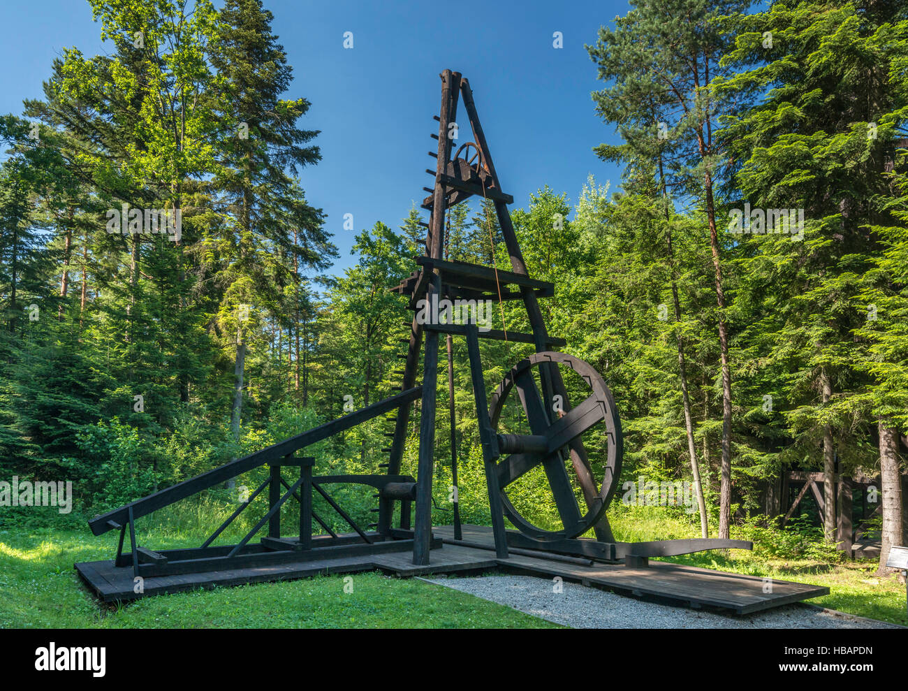 Hand-operated oil rig, 1862, full-size replica, Ignacy Lukasiewicz ...