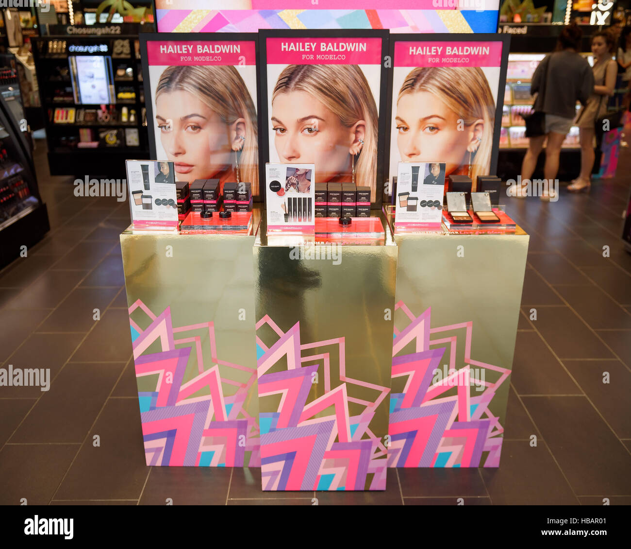 Australian model display hi-res stock photography and images - Alamy