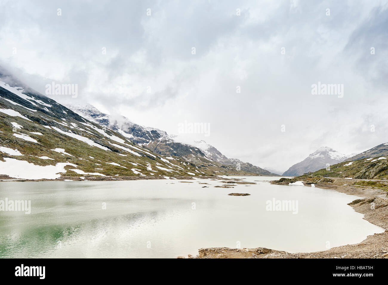 Lago bianco hi-res stock photography and images - Alamy