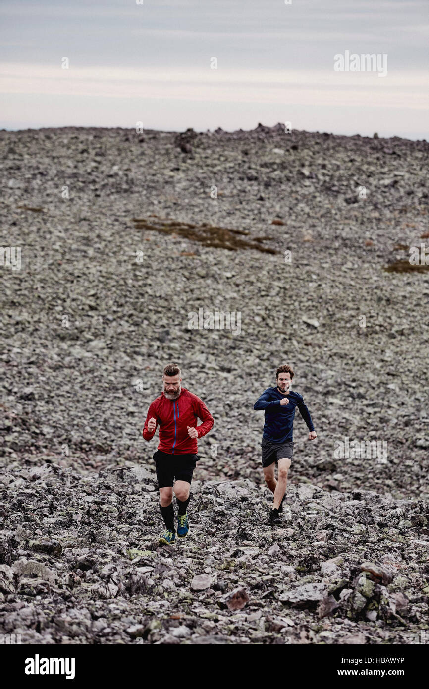 Looking down from cliff top hi-res stock photography and images - Alamy