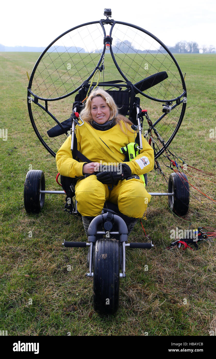 Paramotorist Sacha Dench the 'Human Swan' arrives in Dover after ...