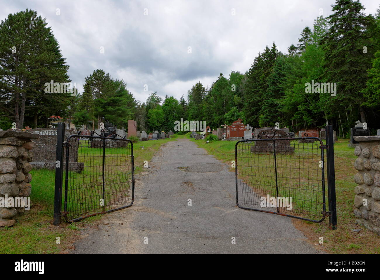 Open cemetery hi-res stock photography and images - Alamy