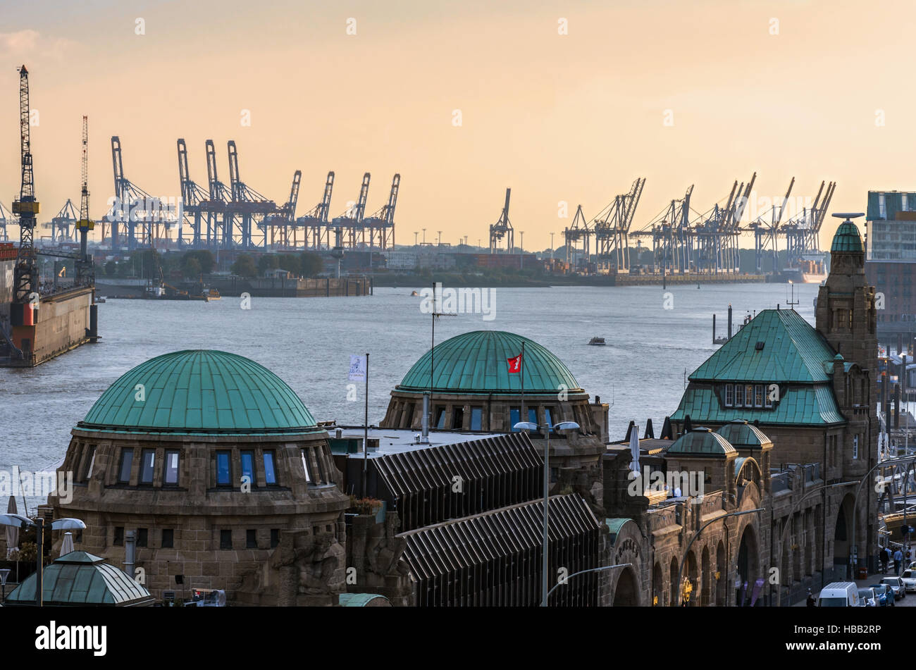 Harbor port hi-res stock photography and images - Alamy