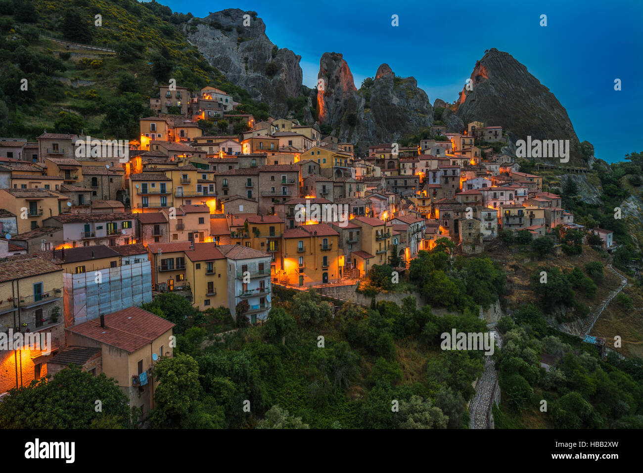 Castelmezzano at night, Basilicata, Italy Stock Photo - Alamy