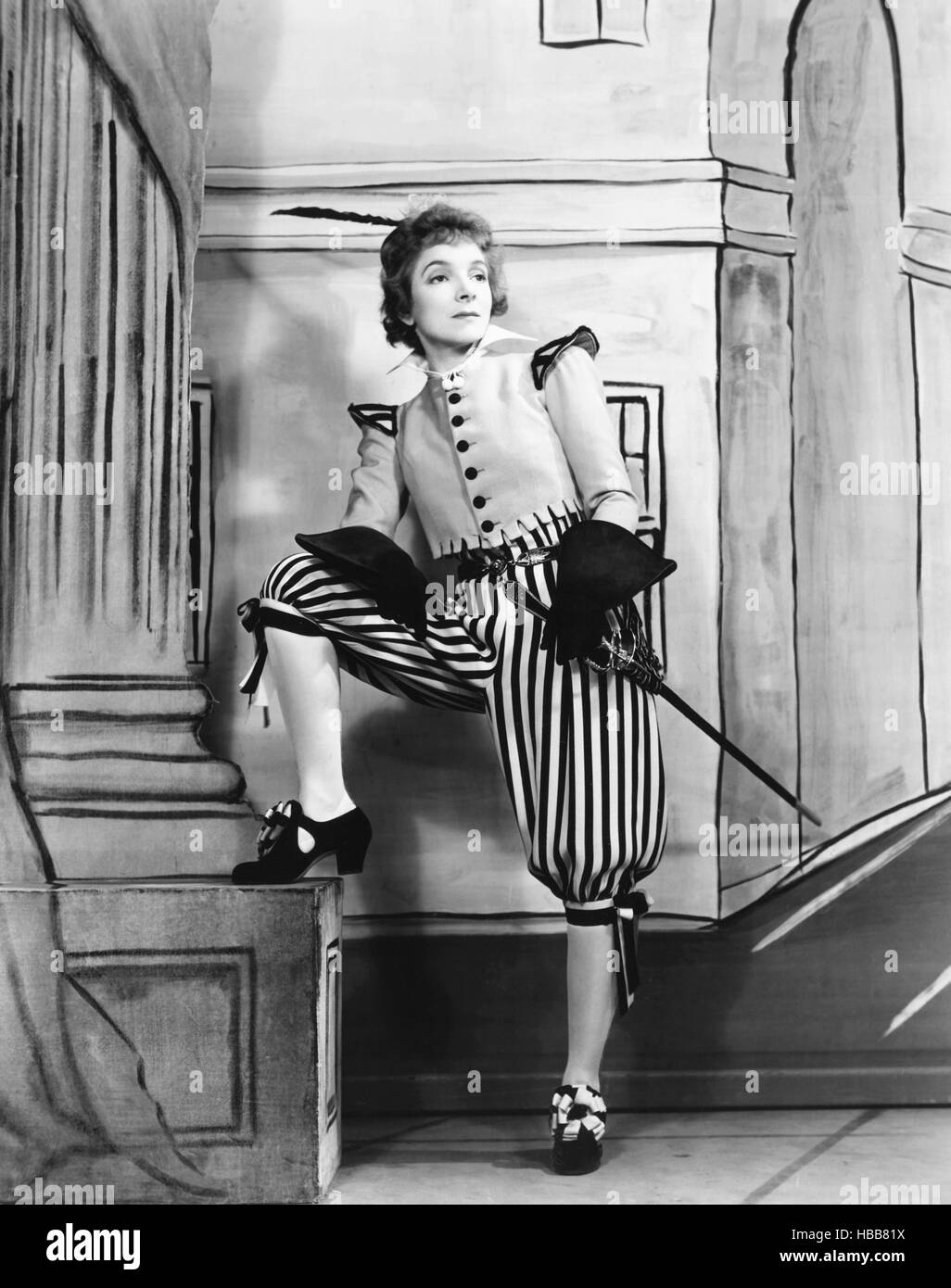 TWELFTH NIGHT, Helen Hayes, 1940-1941 Stock Photo - Alamy