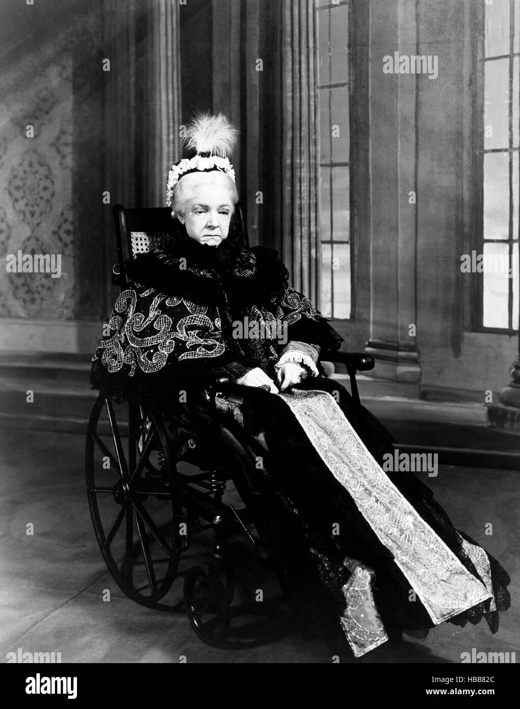 VICTORIA REGINA, Helen Hayes, Martin Beck Theatre, New York, 1938 Stock ...