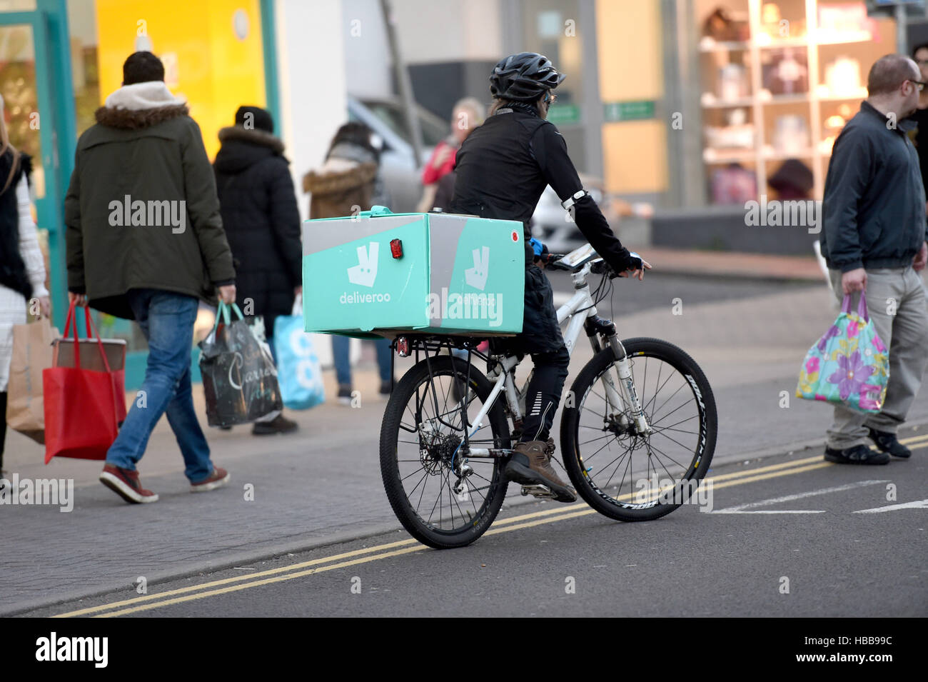 Deliveroo uk hi-res stock photography and images - Alamy