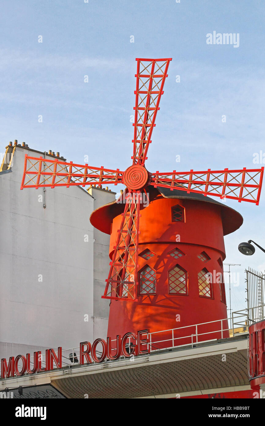 Can can moulin rouge hi-res stock photography and images - Alamy