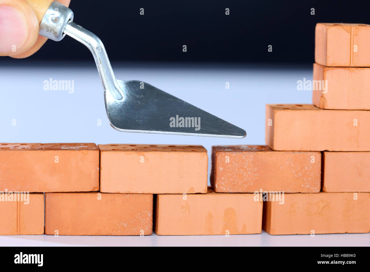How to build a block wall hi-res stock photography and images - Alamy
