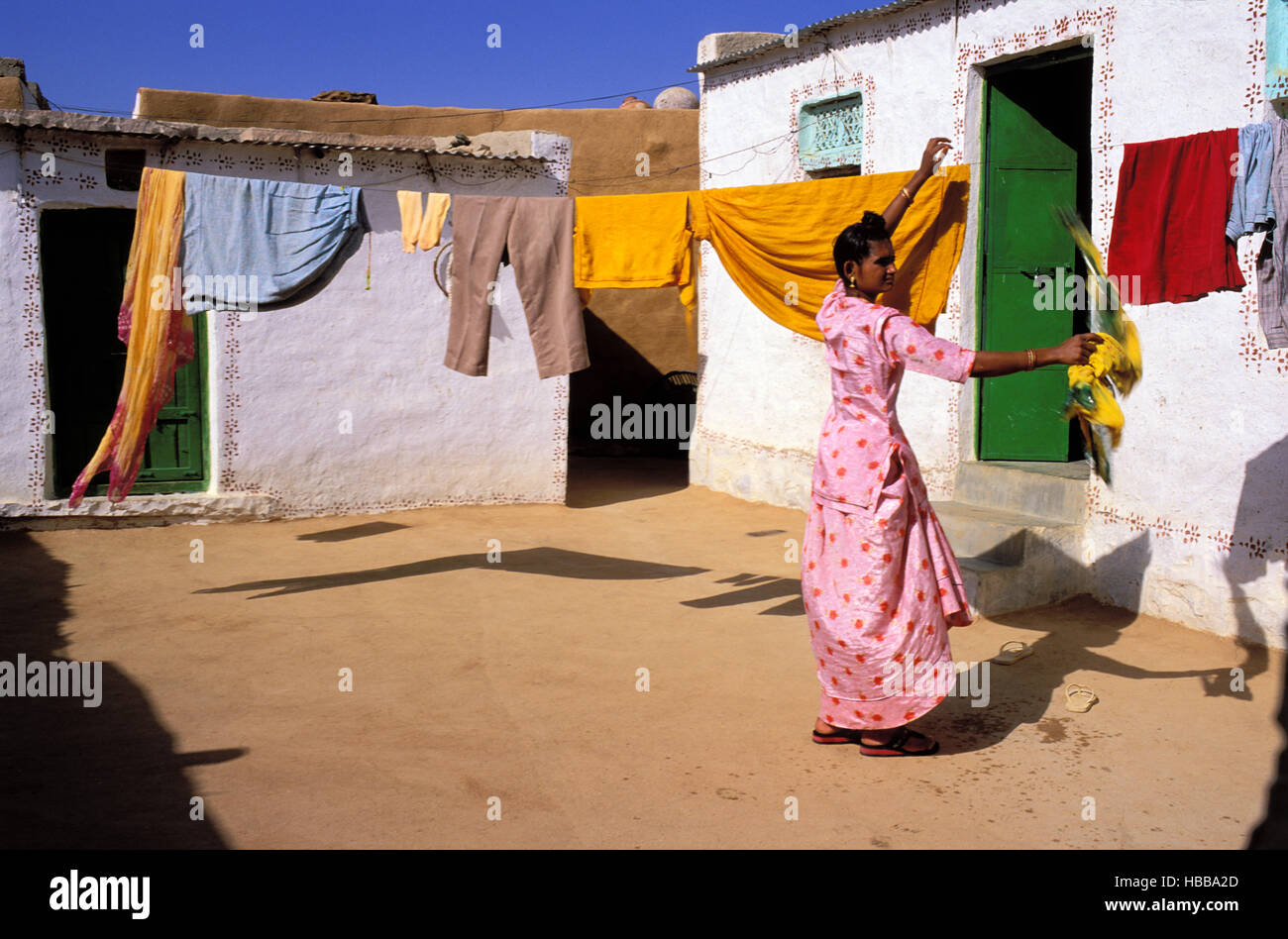 Inde - Rajasthan - Village peint des environs de Barmer // India ...