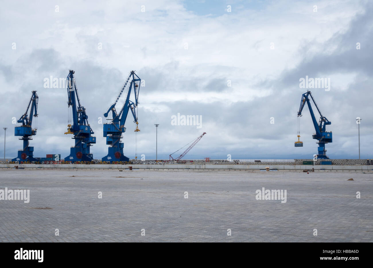 Modern port hi-res stock photography and images - Alamy