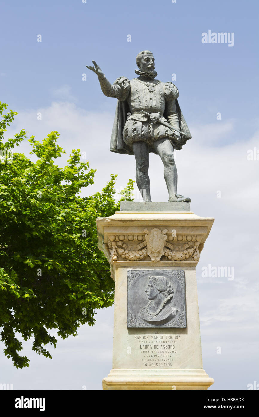 Statue of hidalgo hi-res stock photography and images - Alamy
