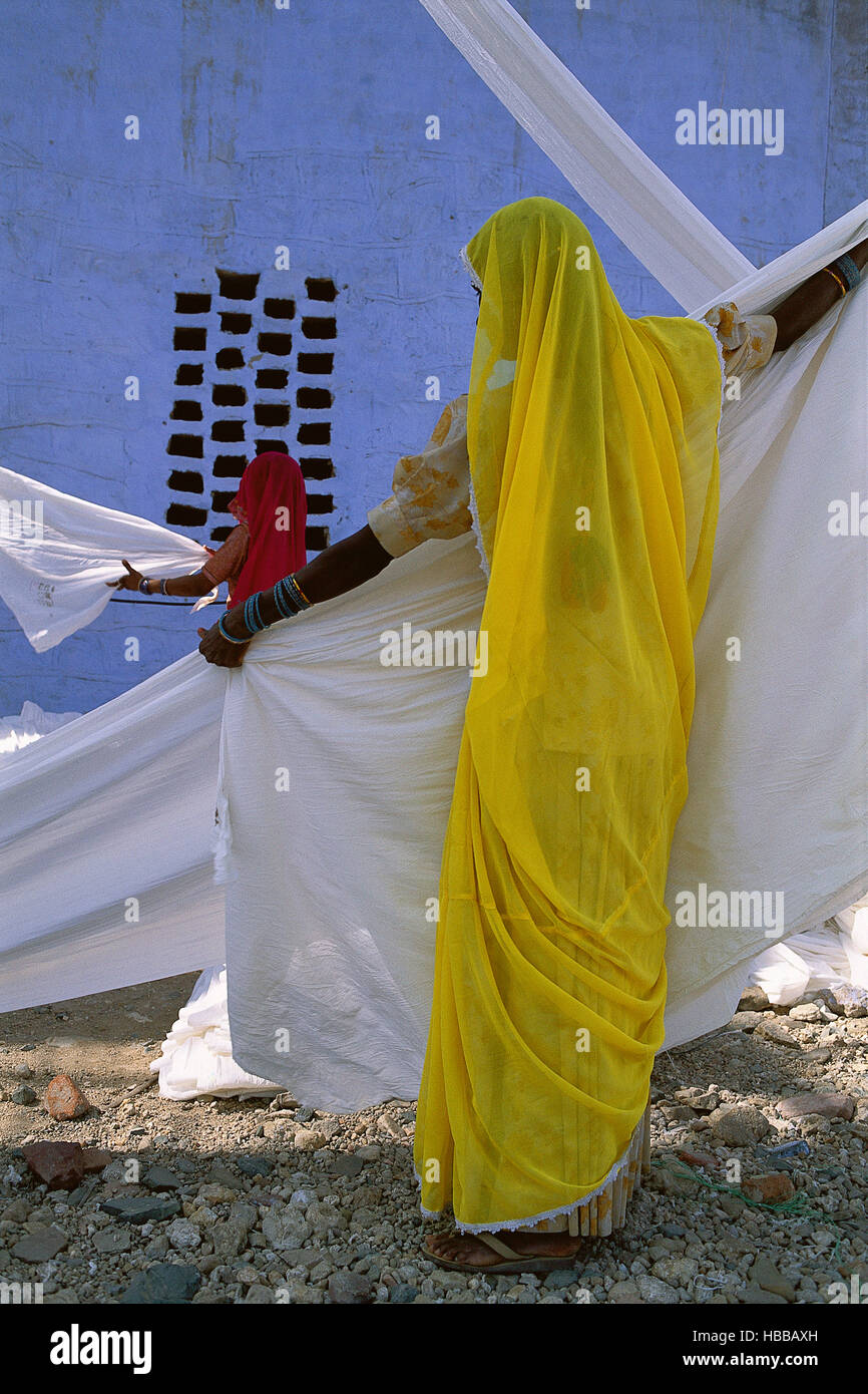 Inde. Rajasthan. Usine de sari. // India. Rajasthan. Sari factory Stock ...