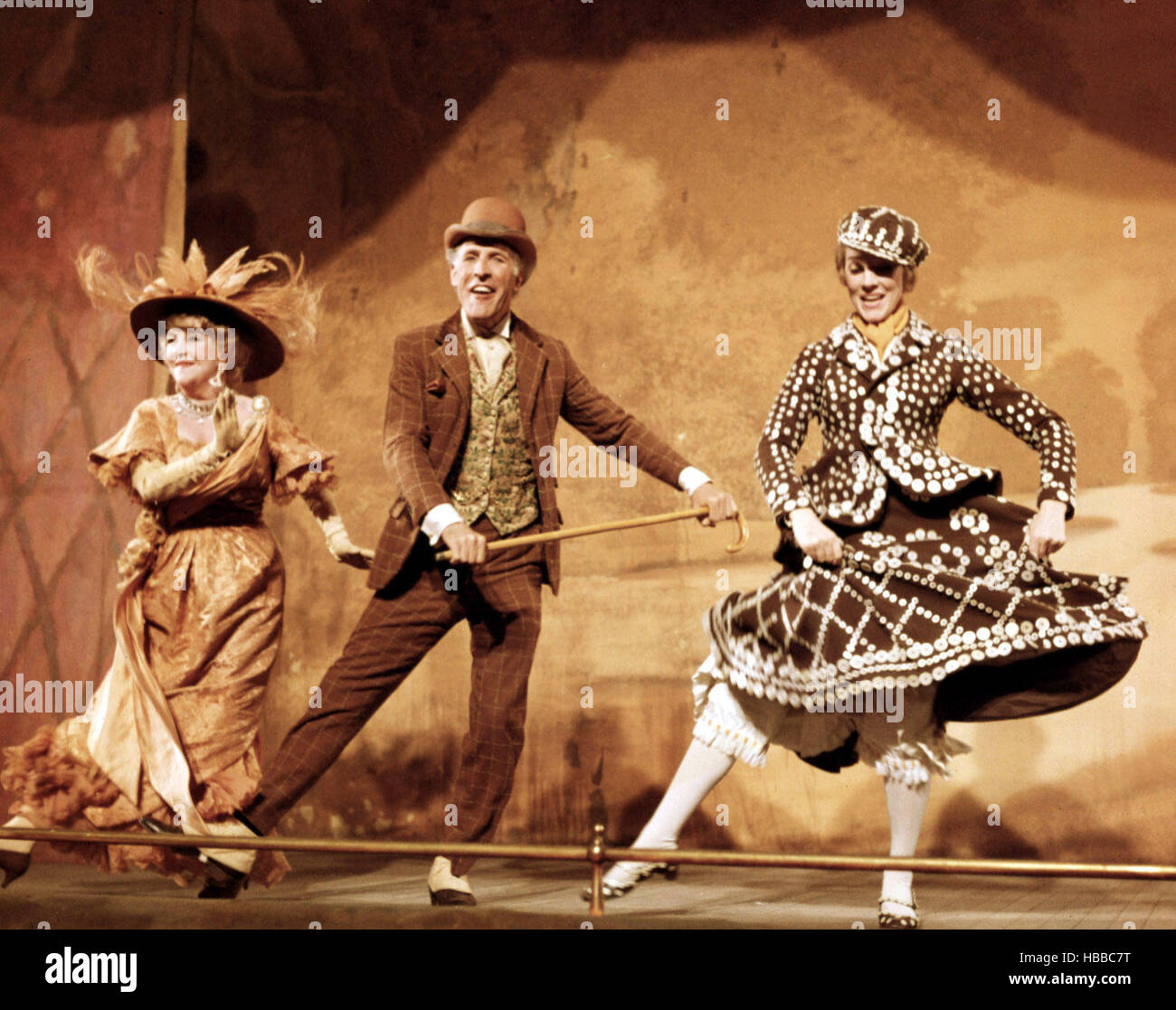 STAR!, Beryl Reid, Bruce Forsyth, Julie Andrews, 1968, dance number ...