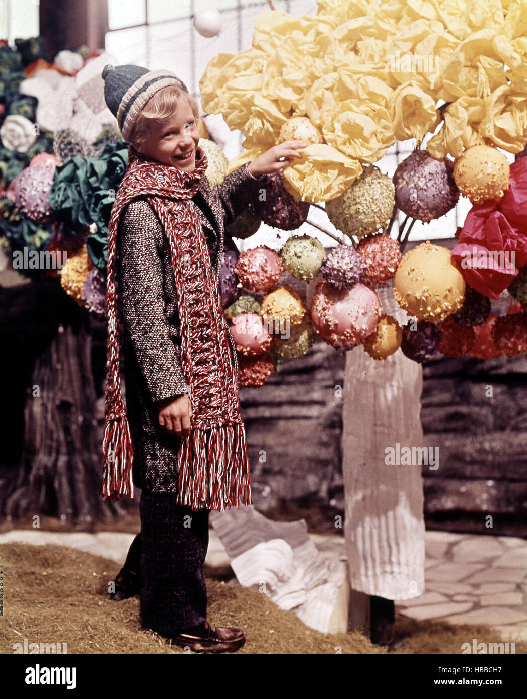 CHOCOLATE FACTORY, Jack Albertson, Peter Ostrum, 1971 Stock Photo - Alamy