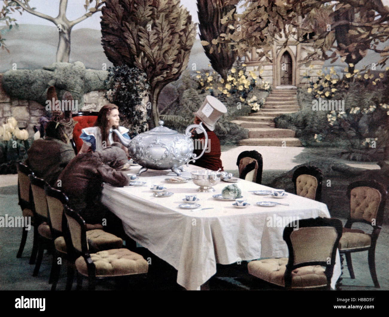 ALICE'S ADVENTURES IN WONDERLAND, Davy Kaye, Peter Sellers, Fiona ...