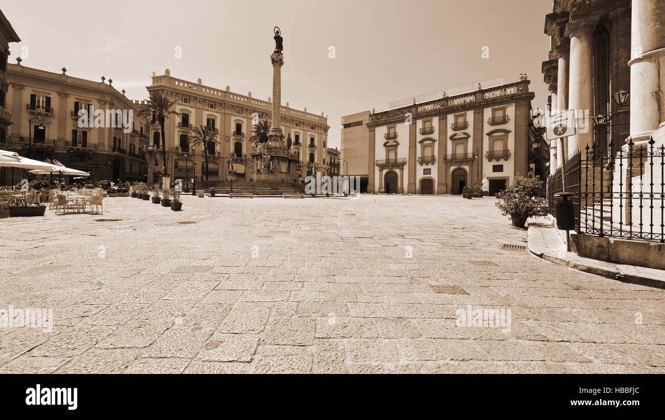 Square in Palermo Stock Photo - Alamy