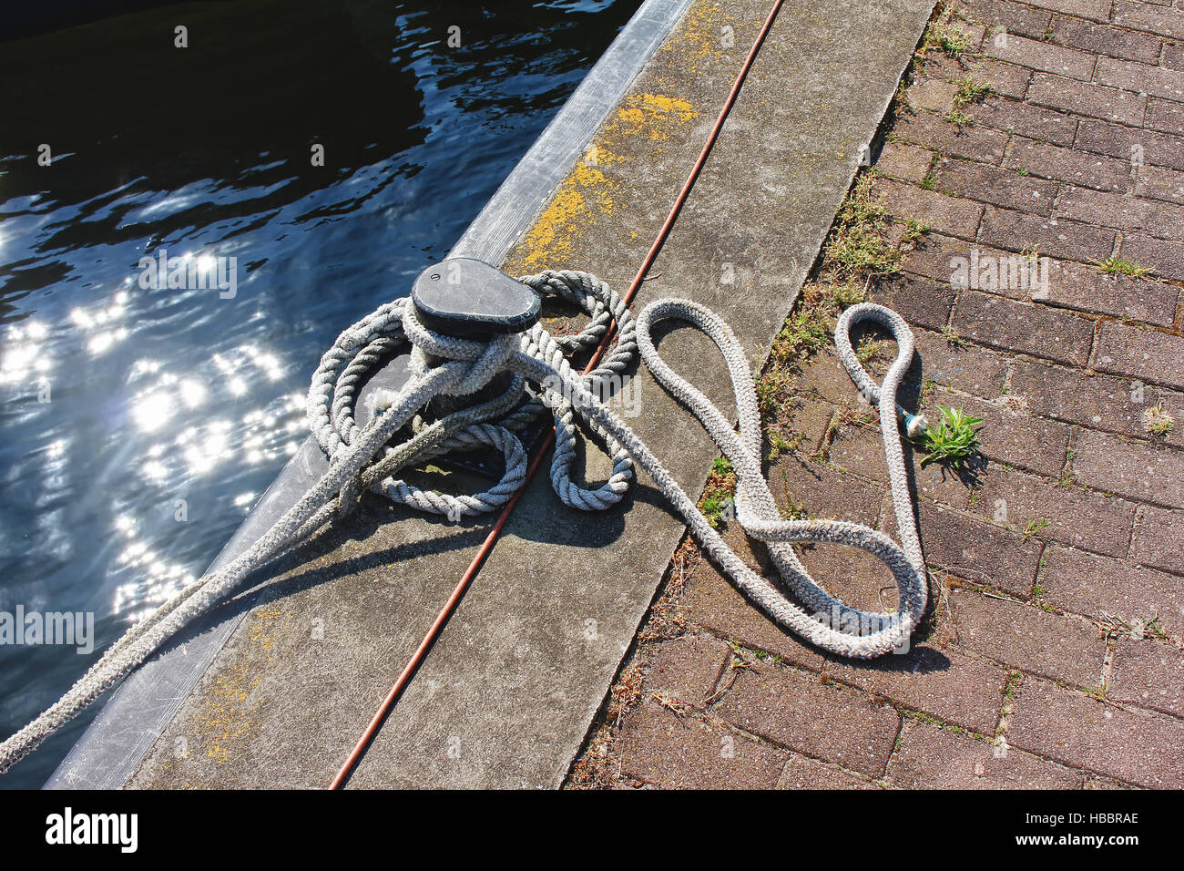 Wet rope hi-res stock photography and images - Alamy