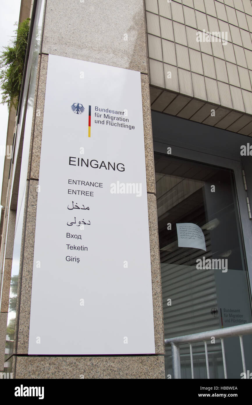 Office locations road signs hi-res stock photography and images - Alamy