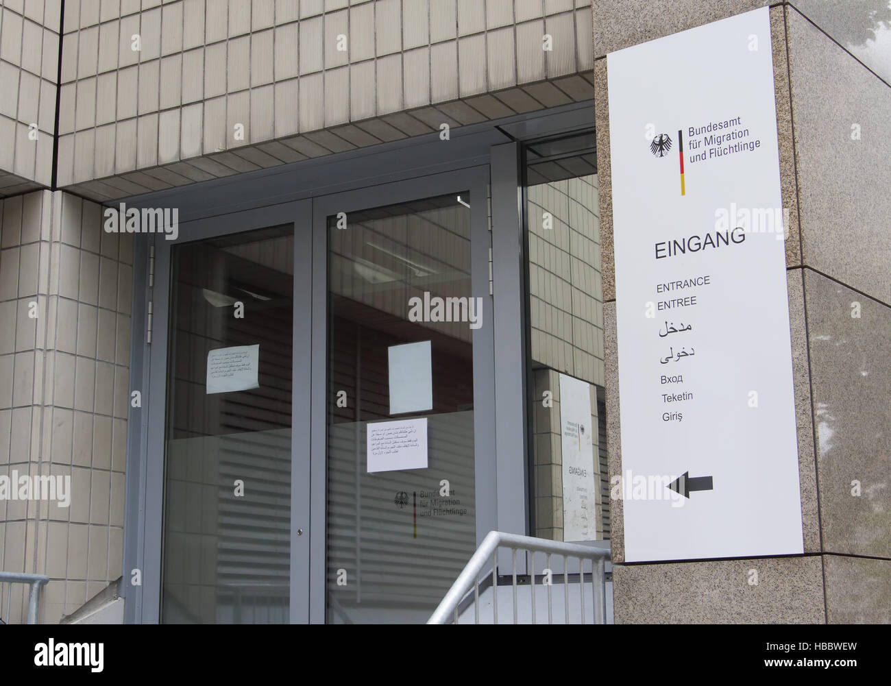 Office locations road signs hi-res stock photography and images - Alamy