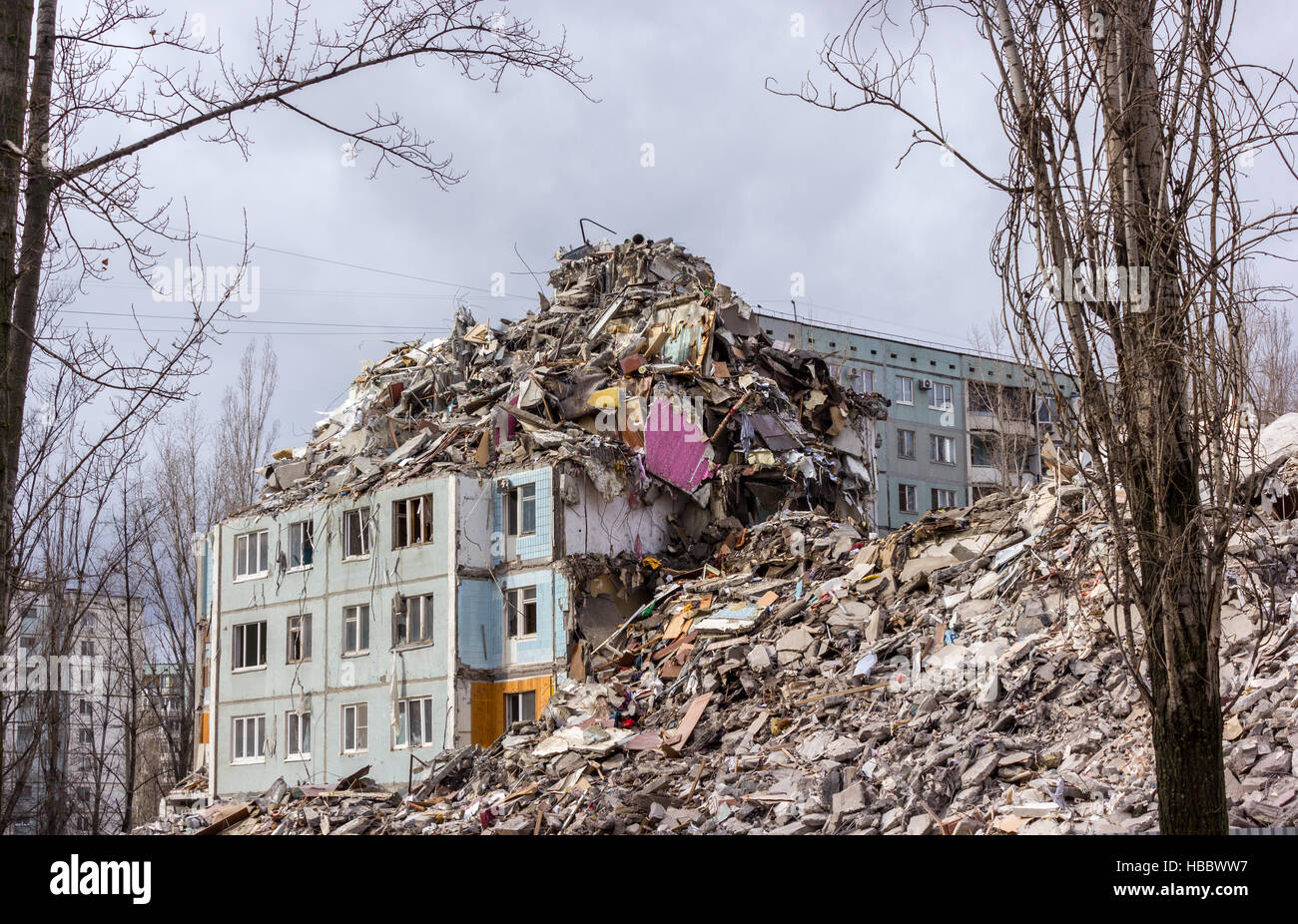 Breaking stone house hi-res stock photography and images - Alamy