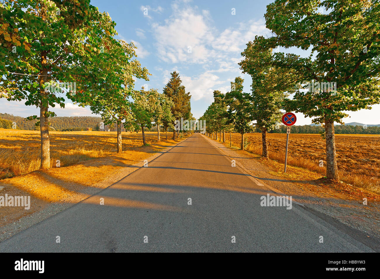 Stright line hi-res stock photography and images - Alamy