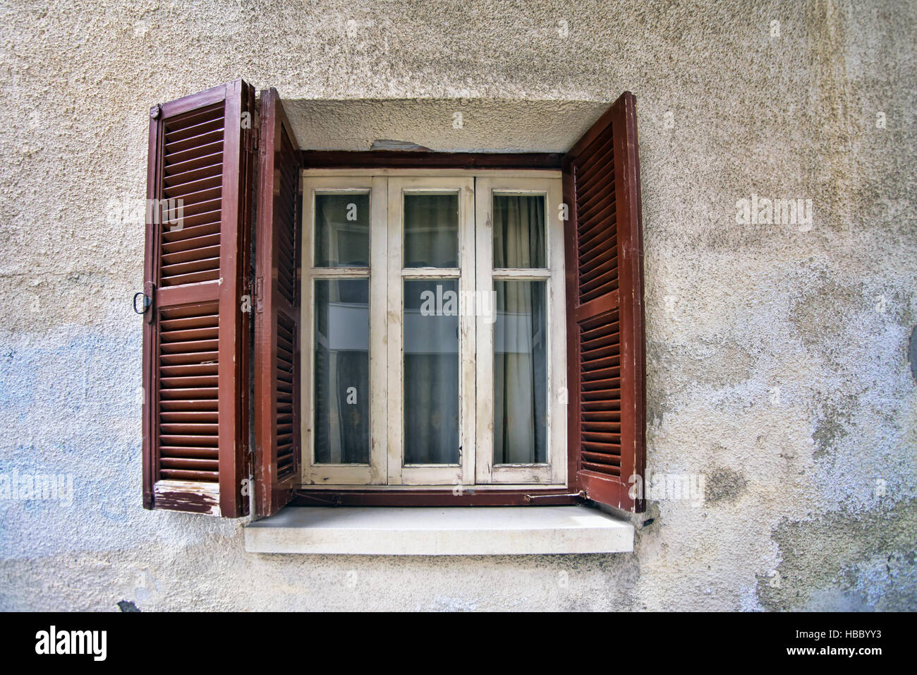 Old homes window hi-res stock photography and images - Alamy