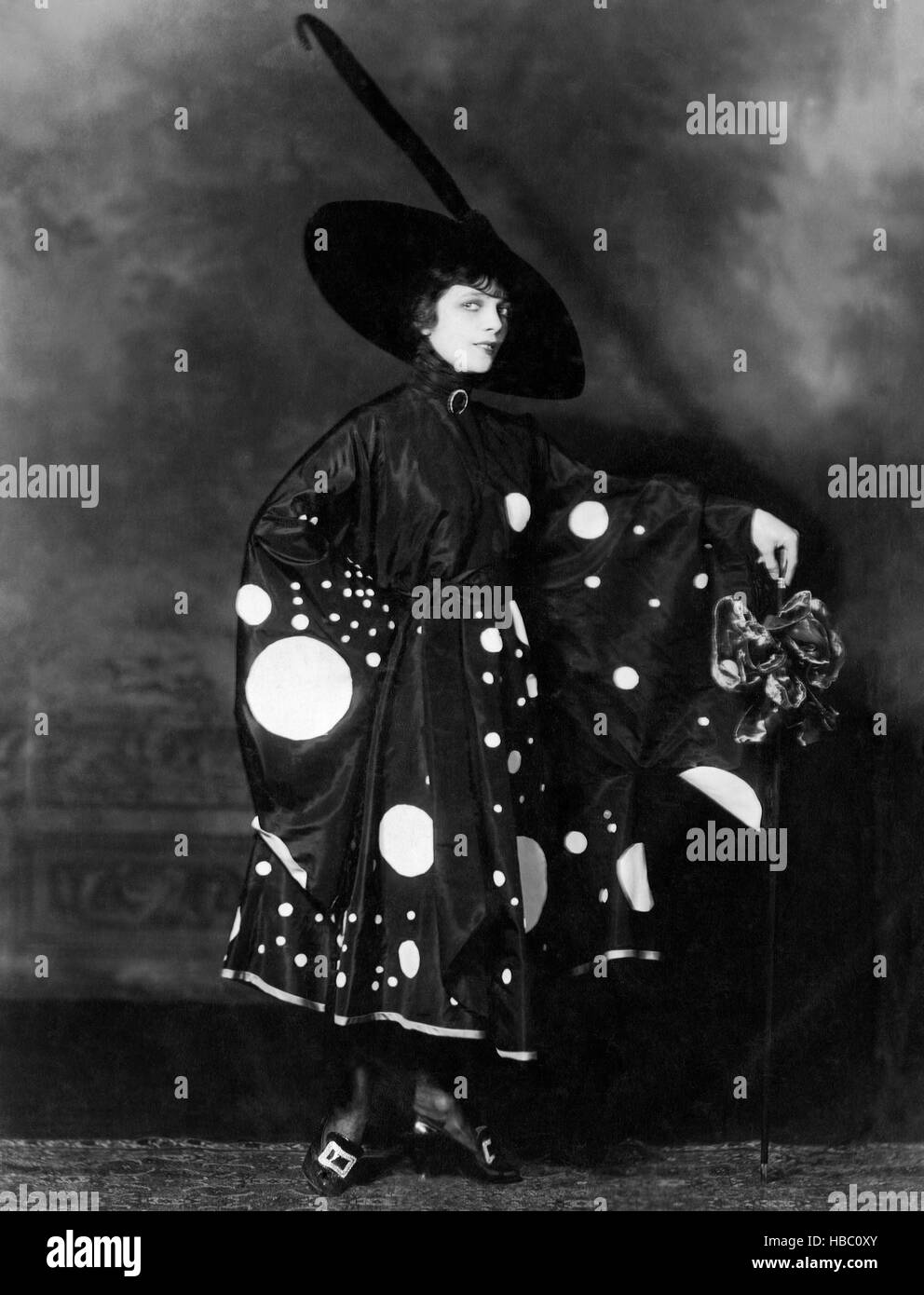 HITCHY-KOO, Irene Bordoni, 1917-1918 Stock Photo - Alamy