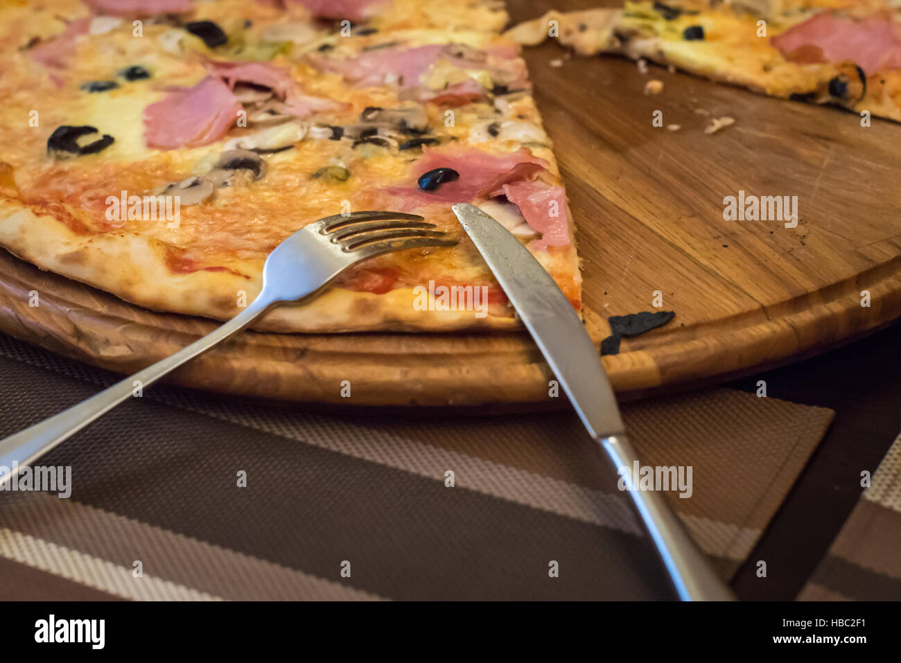 fork, knife and pizza Stock Photo - Alamy