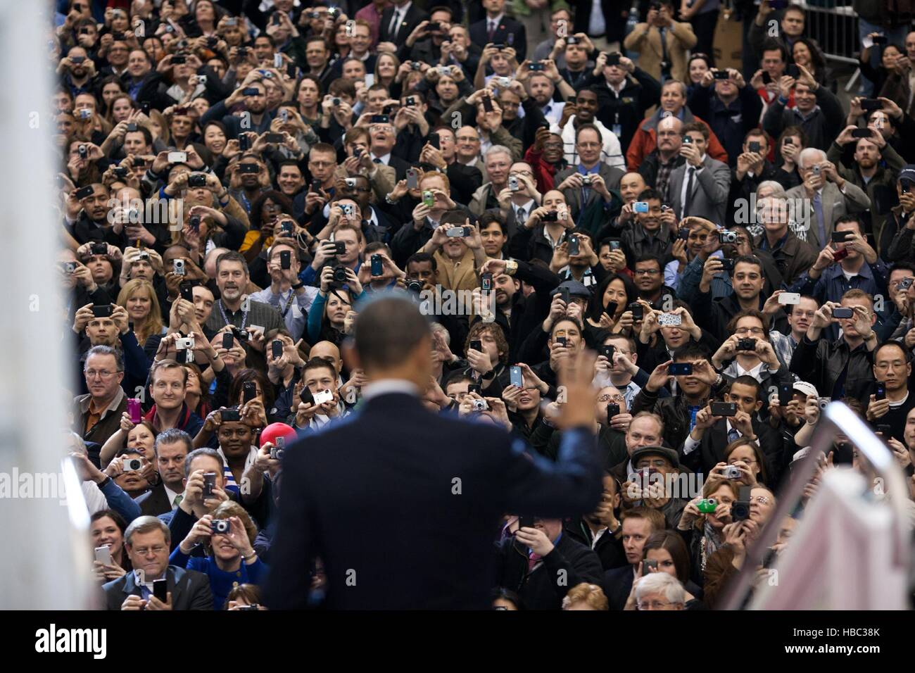 President Barack Obama exits a 787 Dreamliner at Boeing-Everett ...