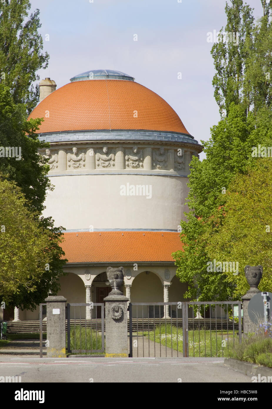 Cremation hall hi-res stock photography and images - Alamy