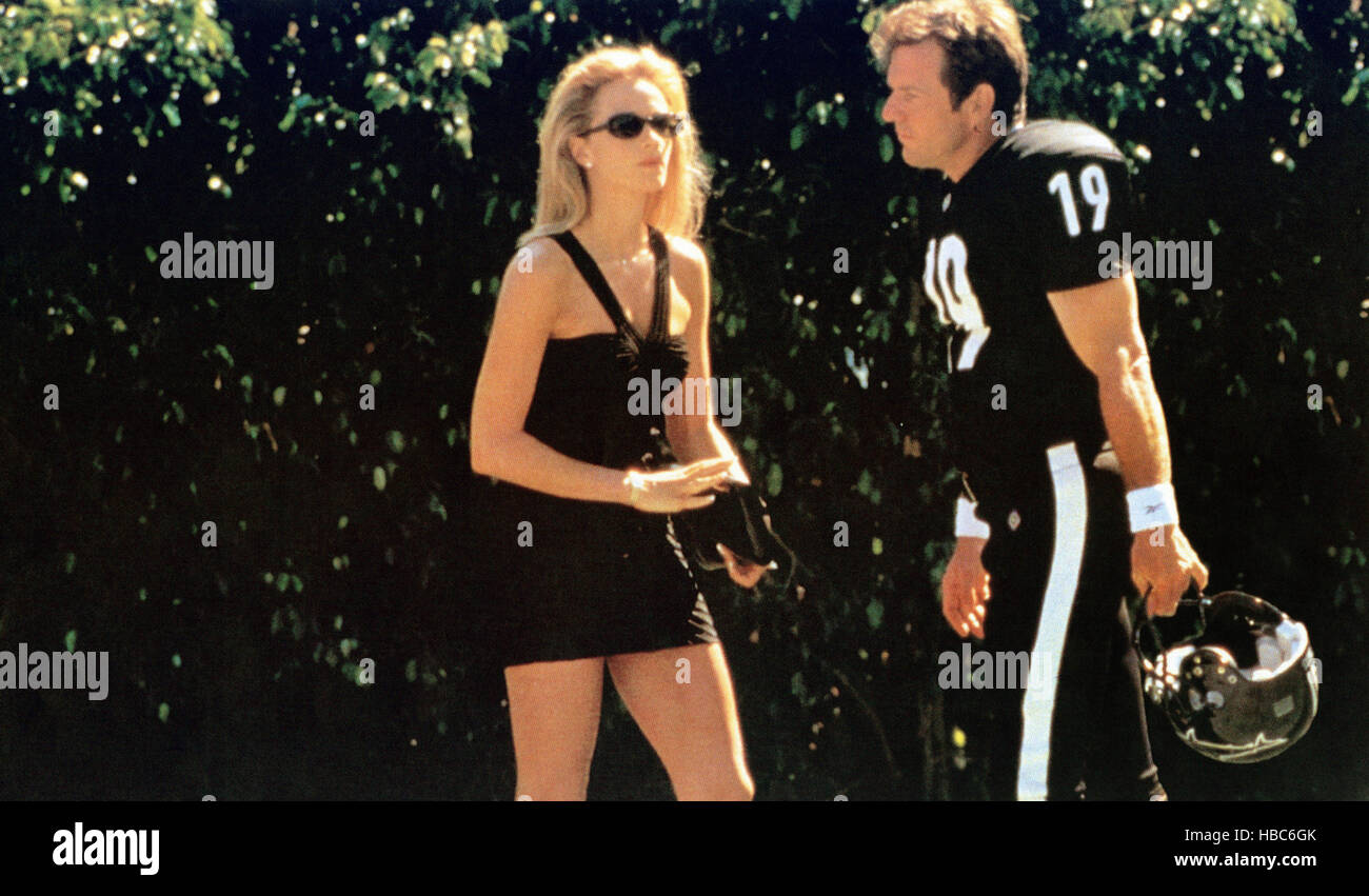 ANY GIVEN SUNDAY, from left: Lauren Holly, Dennis Quaid, 1999, © Warner ...