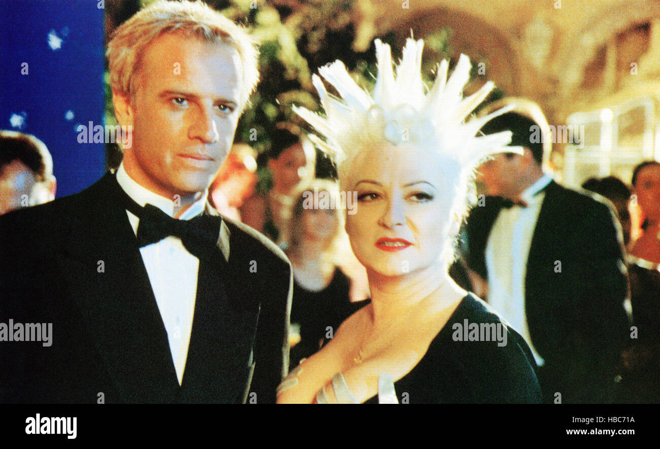 ARLETTE, from left: Christopher Lambert, Josiane Balasko, 1997, © AMLF ...