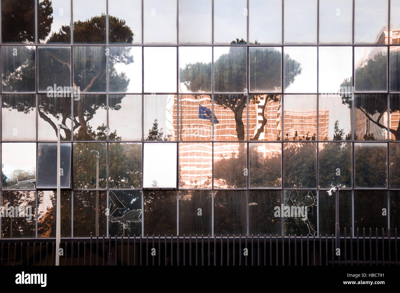 Front view of a building in Rome, Italy Stock Photo - Alamy