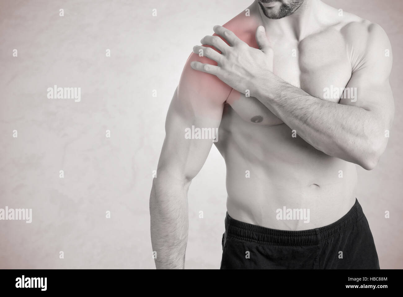 Shoulder pain athlete hi-res stock photography and images - Alamy