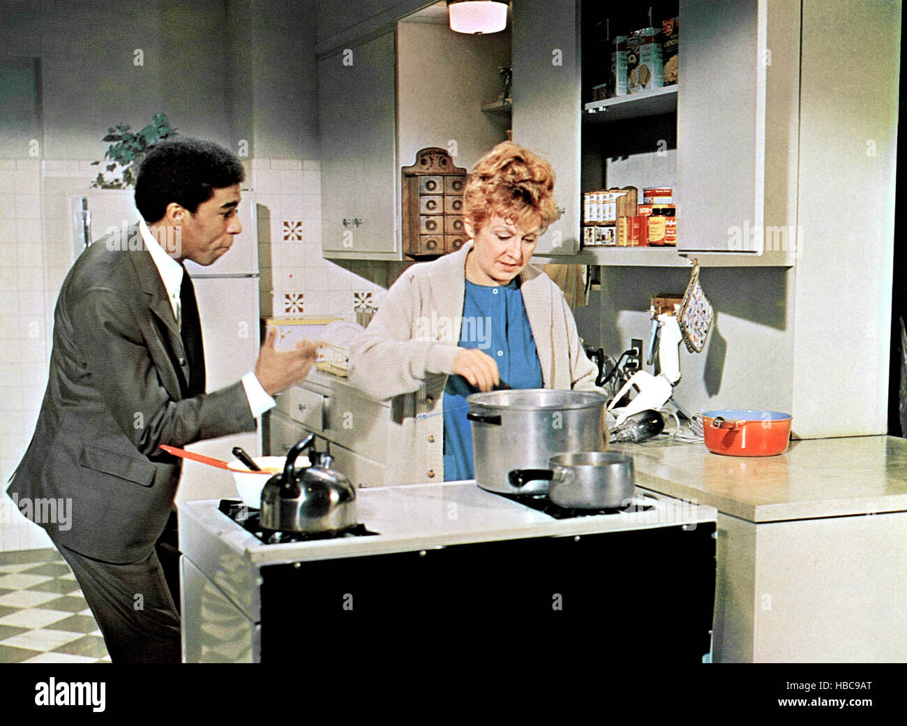 THE BUSY BODY, from left: Richard Pryor, Kay Medford, 1967 Stock Photo ...