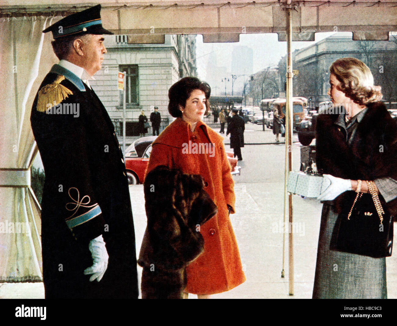 BUTTERFIELD 8, from center: Elizabeth Taylor, Dina Merrill, 1960 Stock ...