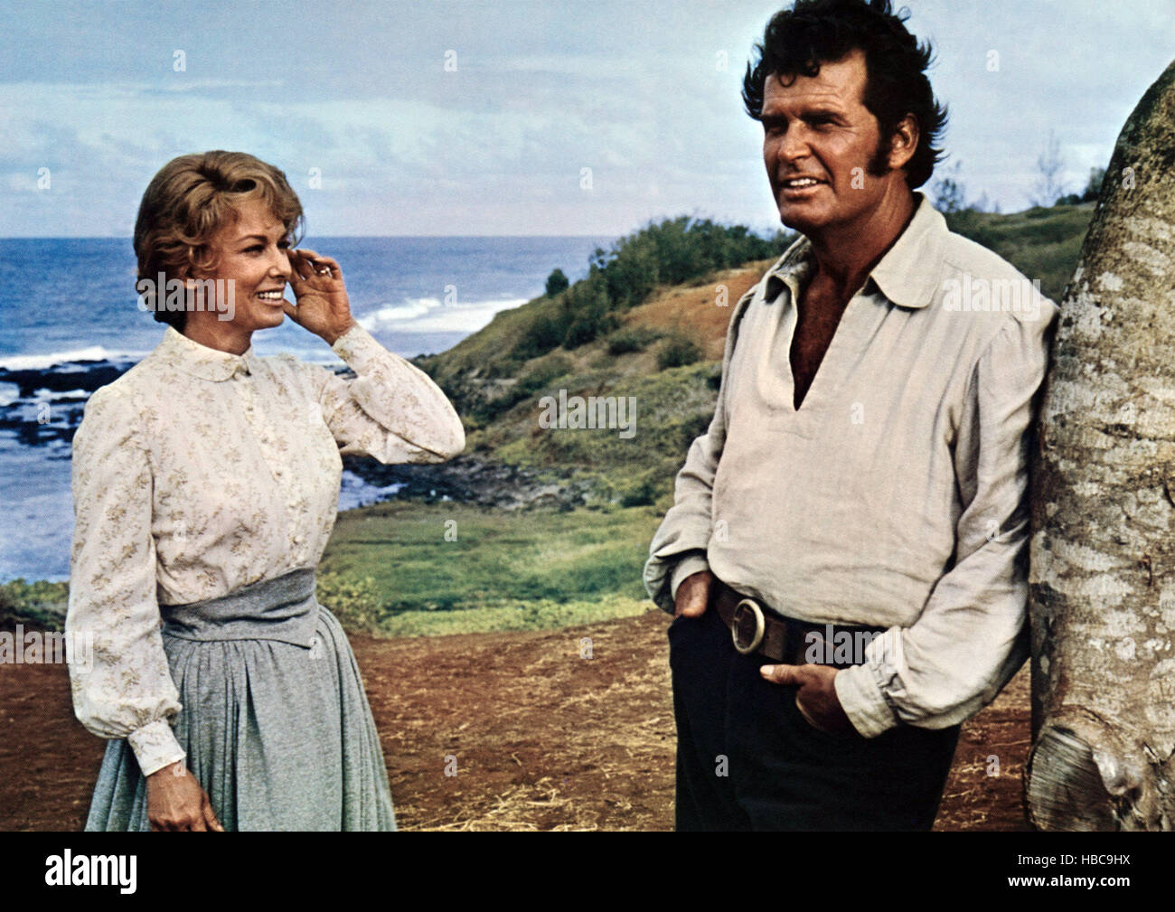 THE CASTAWAY COWBOY, from left: Vera Miles, James Garner, 1974 Stock ...