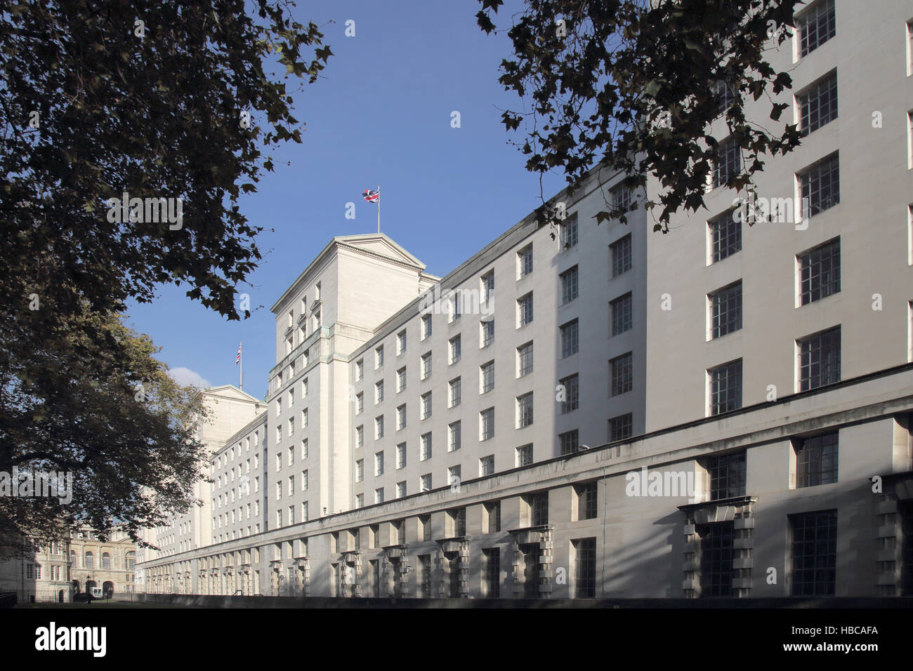 Ministry of defence building in whitehall hi-res stock photography and ...